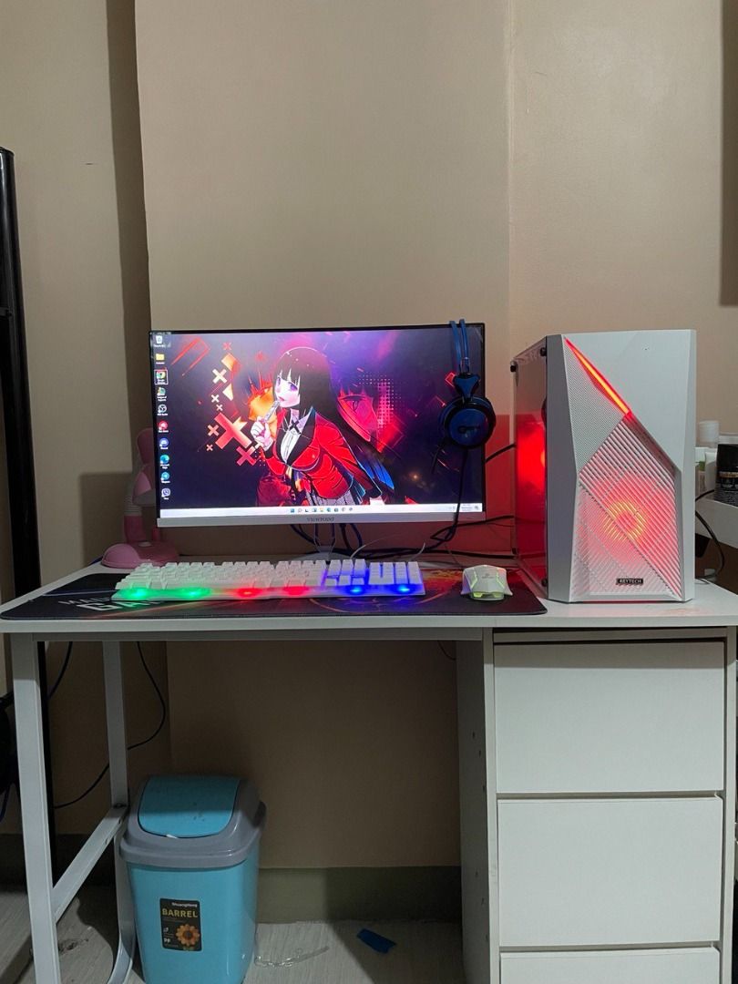 Gaming Computer Set (White Build, Fairly New) AMD RYZEN 5 5600G/16GB ...