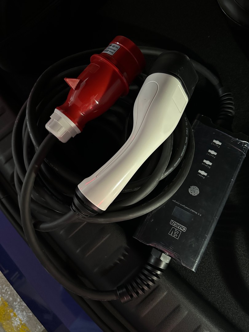 EV charging cable red plug 11 kWh 16A single phase, 汽車配件, 其他 - Carousell