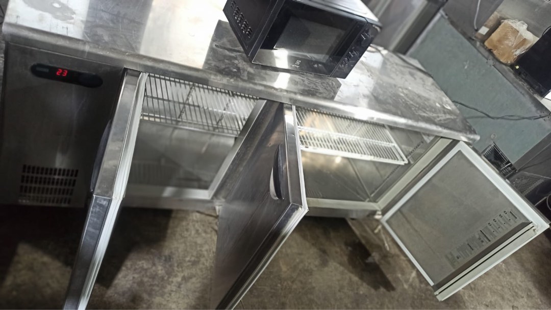 (Free delivery and warranty) Sanyo counter chiller 1800x600x850/ table ...