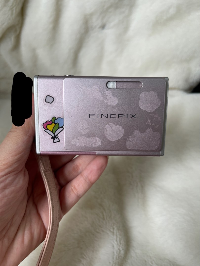 Fujifilm Finepix Z3 (Silver Pink), Photography, Cameras on Carousell
