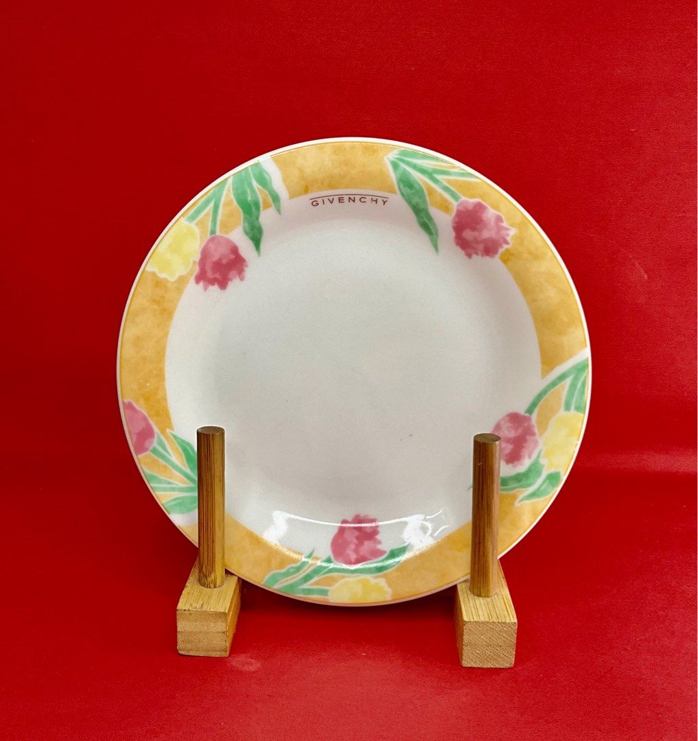 Givenchy tulip cake plate, Furniture & Home Living, Kitchenware ...