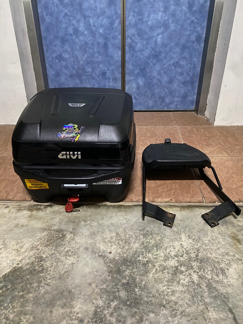 Givi Box 32L B32N with rack, Motorcycles, Motorcycle Accessories on ...