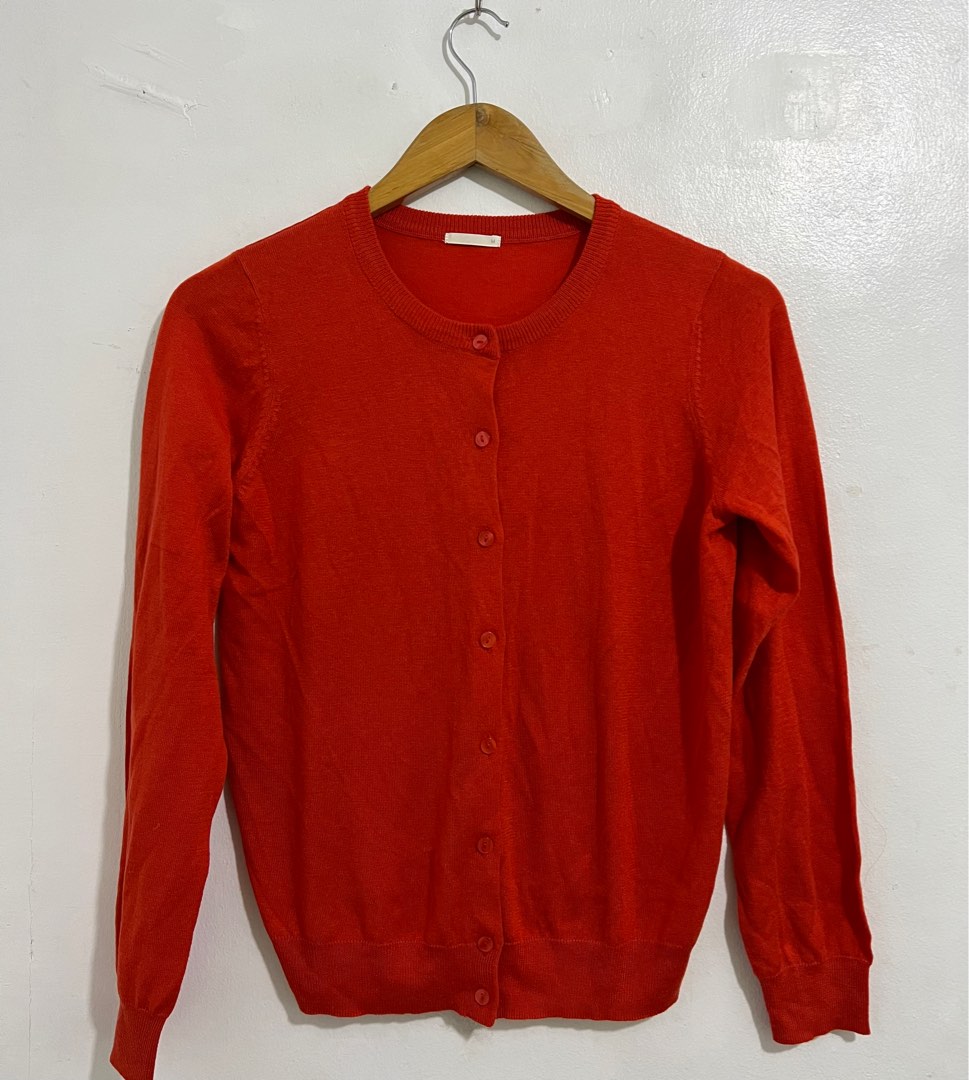 GU by UNIQLO knitted cardigan, Women's Fashion, Coats, Jackets and ...