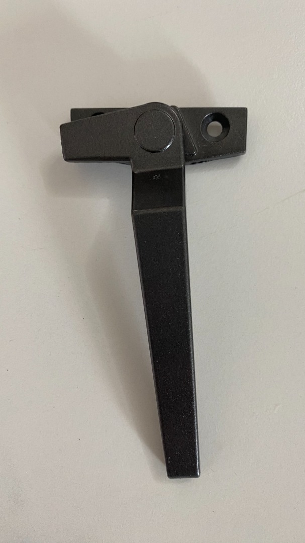 HDB window handle, Free Items on Carousell