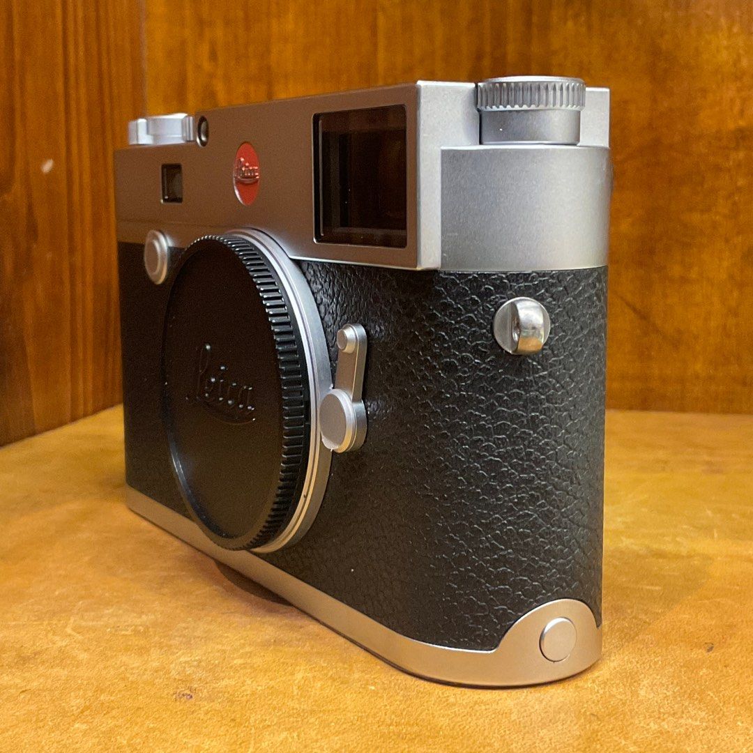 Leica M10 Chrome w/box (5182474) J23, Photography, Cameras on Carousell
