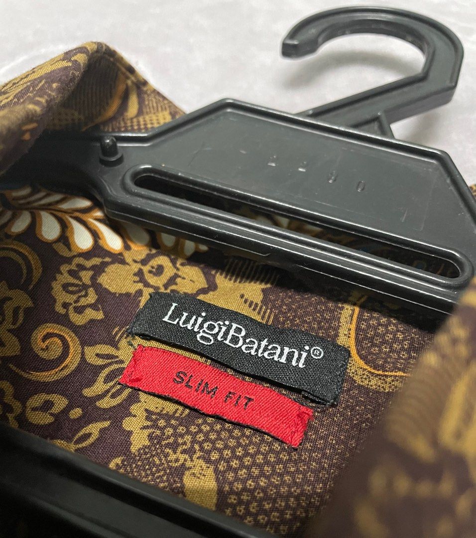Luigi Batani - Batik, Men's Fashion, Tops & Sets, Formal Shirts on ...