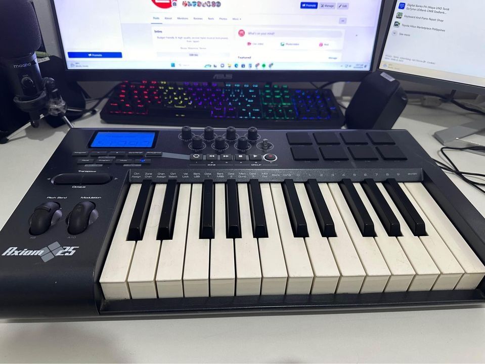 M-Audio Axiom 25 Advanced 25-Key Semi-Weighted USB MIDI Controller ...