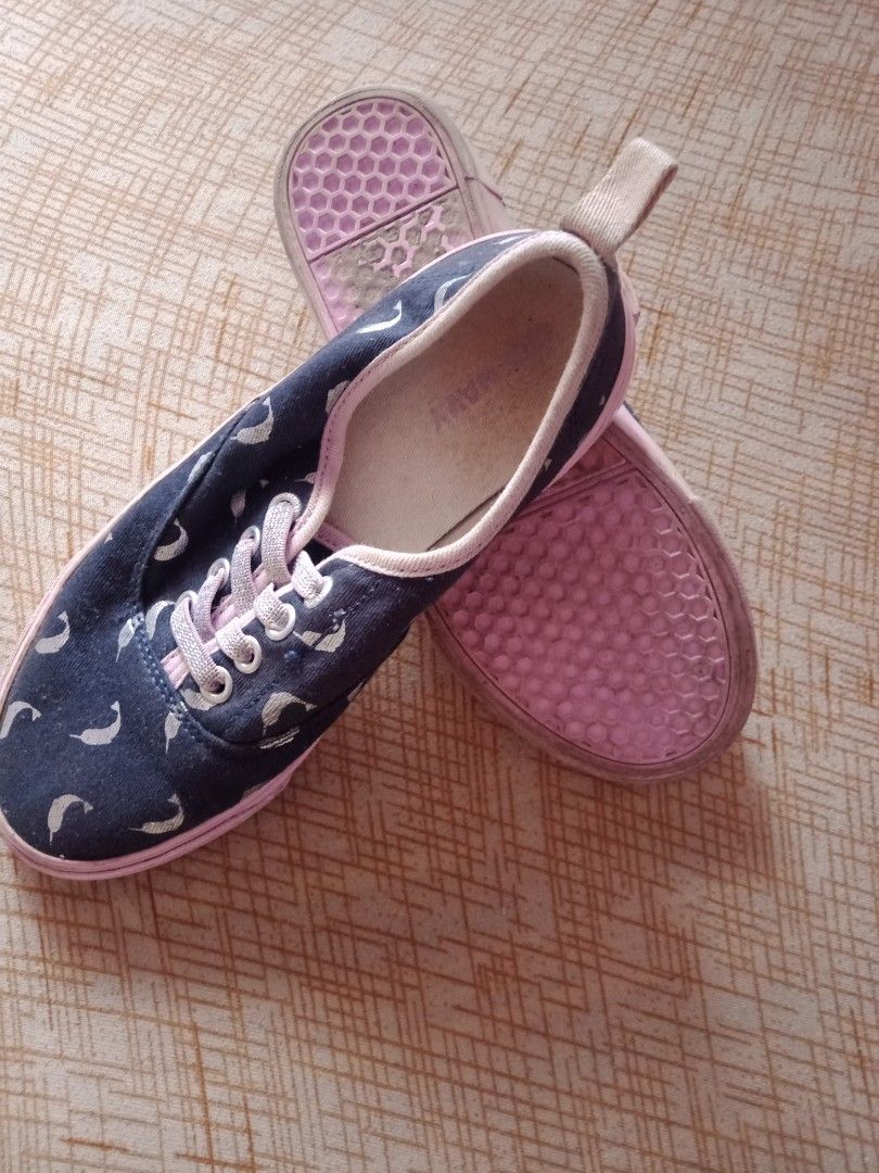 Oldy navy Snickers for kids, Women's Fashion, Footwear, Sneakers on ...