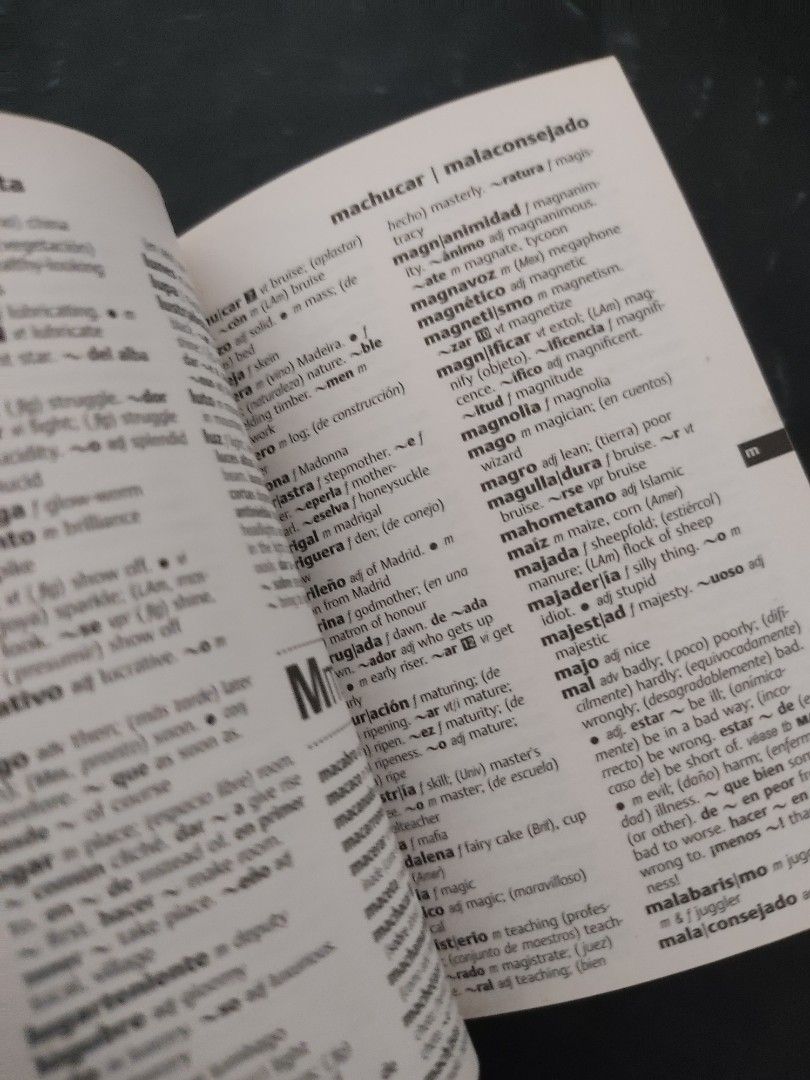 Oxford Spanish Mini Dictionary (Pocket Size), Hobbies & Toys, Books ...