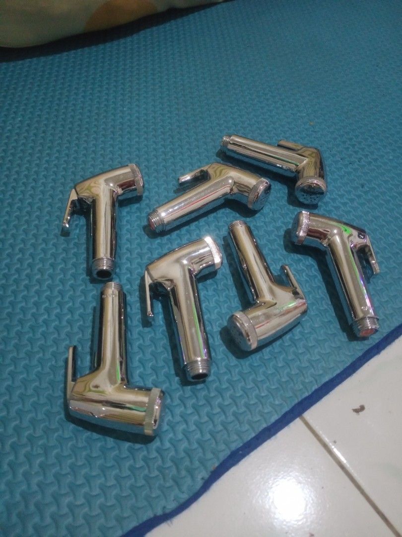 Pala jet shower toilet (TOTO), Perabotan Rumah di Carousell