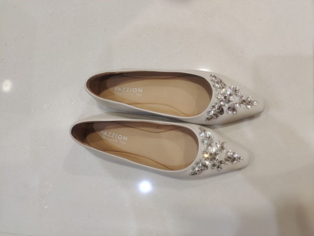 Pazzion flats, Women's Fashion, Footwear, Flats on Carousell