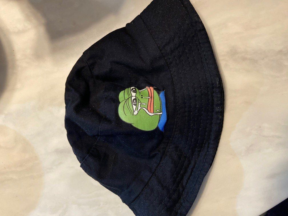 Pepe Reversible Black Bucket Hat, Men's Fashion, Watches & Accessories ...