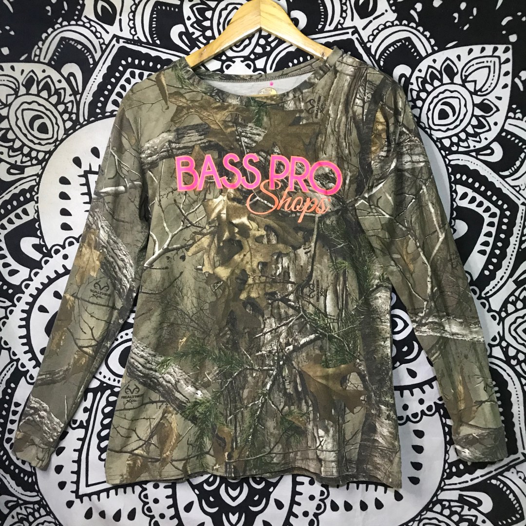 Realtree x Bass pro shop sweatshirt, Men's Fashion, Activewear on Carousell