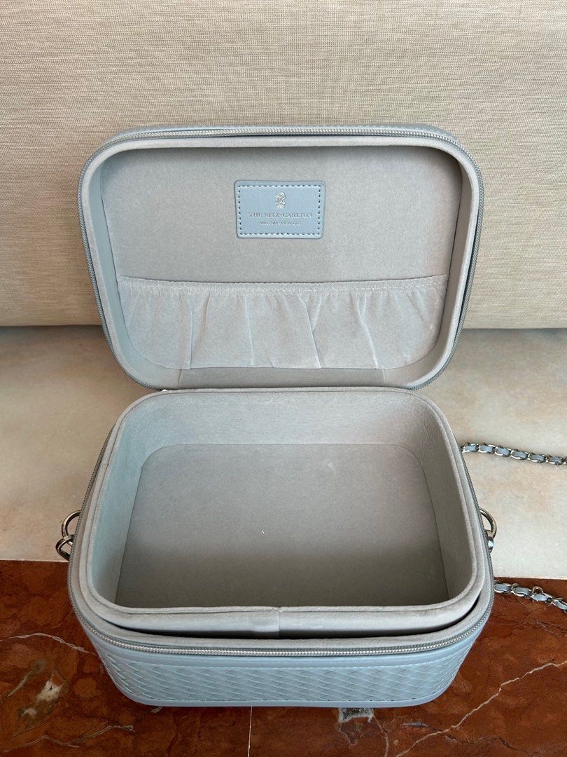 Ritz Carlton 2023 mooncake / jewellery box, Women's Fashion, Jewelry ...