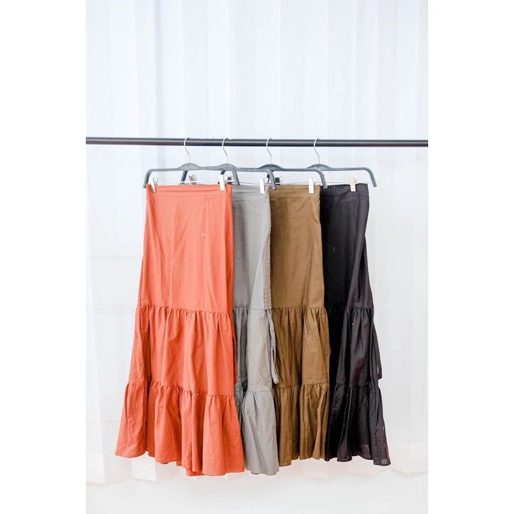 Rok bisa di serut warna hitam, Fesyen Wanita, Pakaian Wanita, Bawahan ...