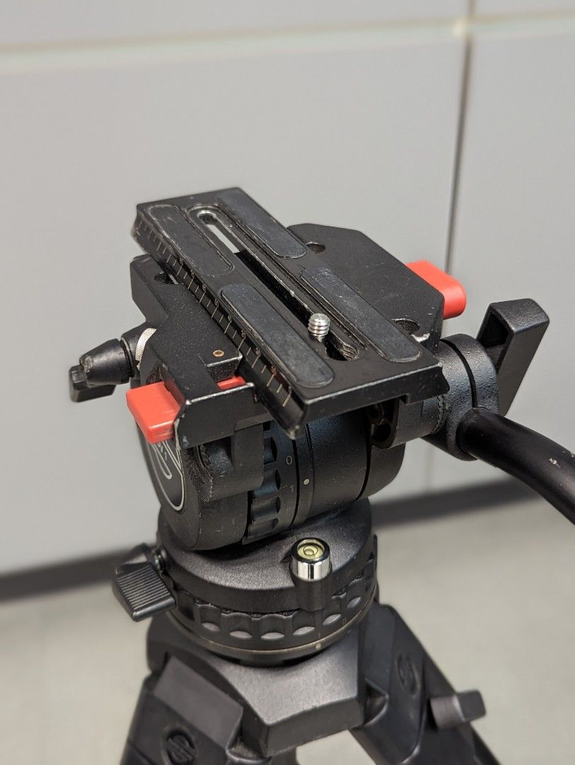 Sachtler DV1 Tripod, Photography, Photography Accessories, Tripods & Monopods on Carousell