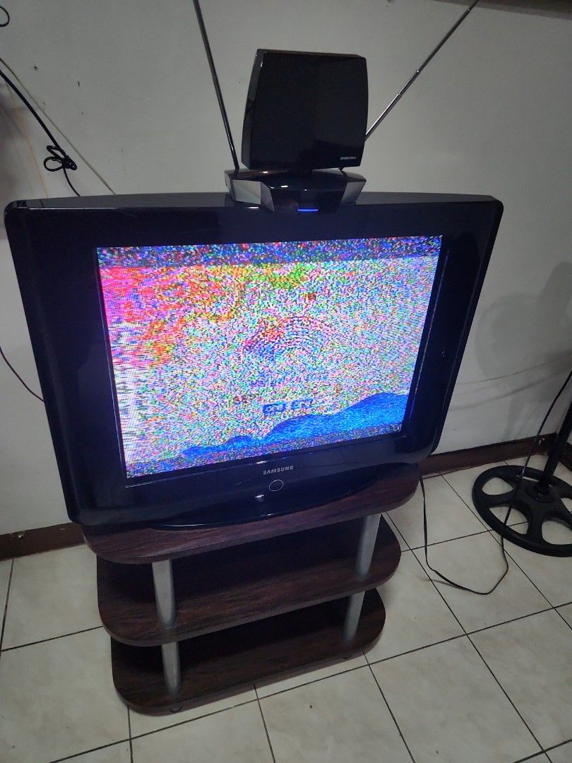 Samsung 29' TV with TV rack FREE TV Antenna, TV & Home Appliances, TV ...