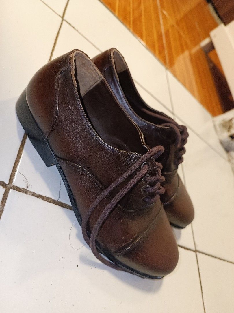 Sepatu vintage wanita, Fesyen Wanita, Sepatu di Carousell