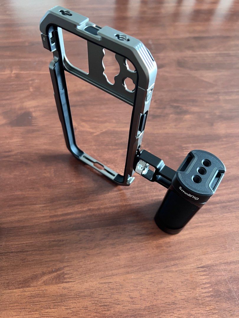 Smallrig iPhone 13 Pro Max Casing + Handle, Mobile Phones & Gadgets ...