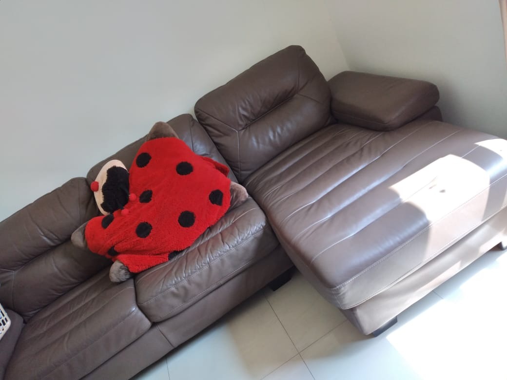Sofa 3 Seater Leather/Kulit Informa, Perabotan Rumah di Carousell
