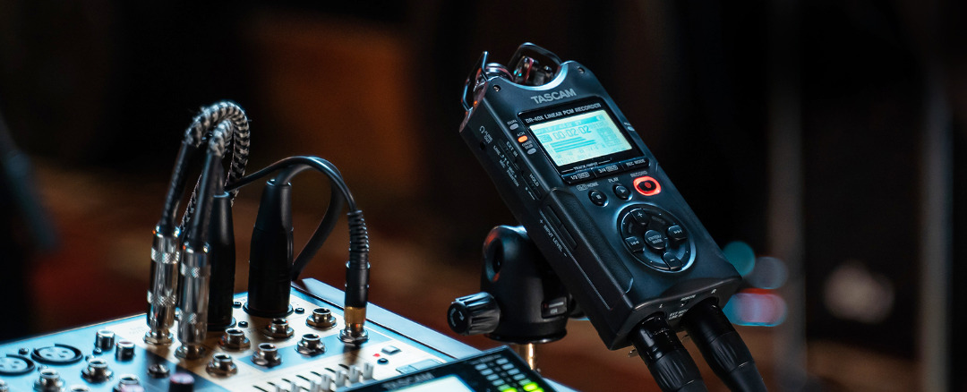 Tascam DR-40X Four Track Digital Audio Recorder and USB Audio Interface ...