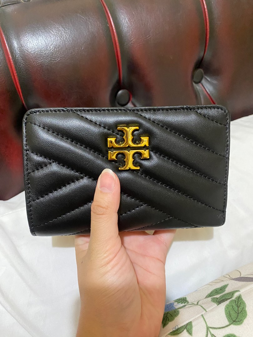 Tory Burch Wallet, Fesyen Wanita, Tas & Dompet di Carousell