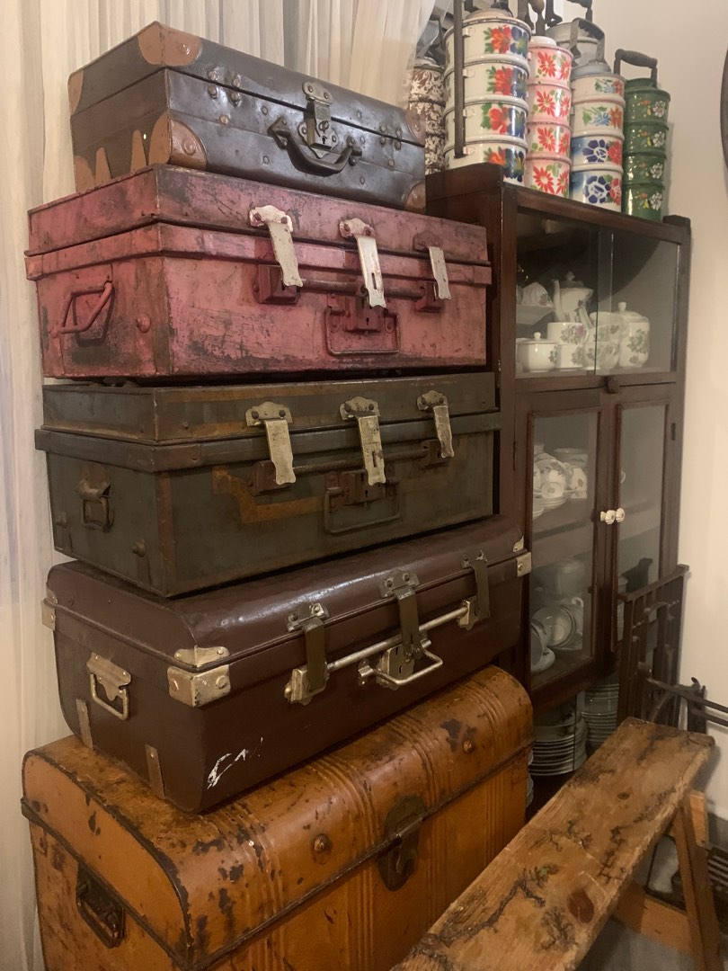 Trunk antique peti besi, Hobbies & Toys, Collectibles & Memorabilia ...