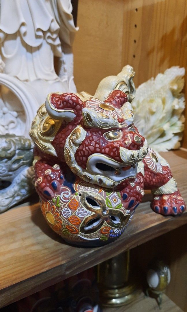 Vintage mid size Kutani foo dog, Hobbies & Toys, Memorabilia ...