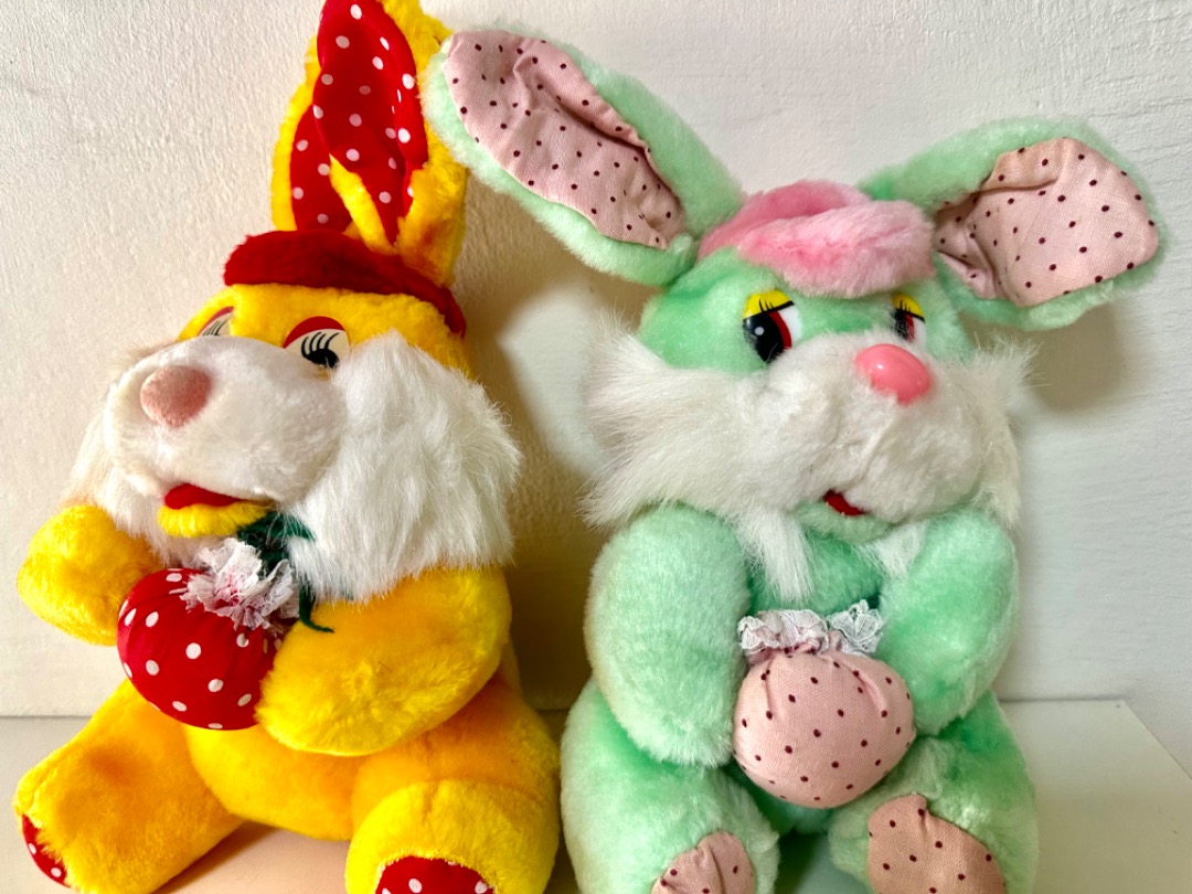 Vintage retro 1980s pair of sweet rabbits couple plushie soft toys ...