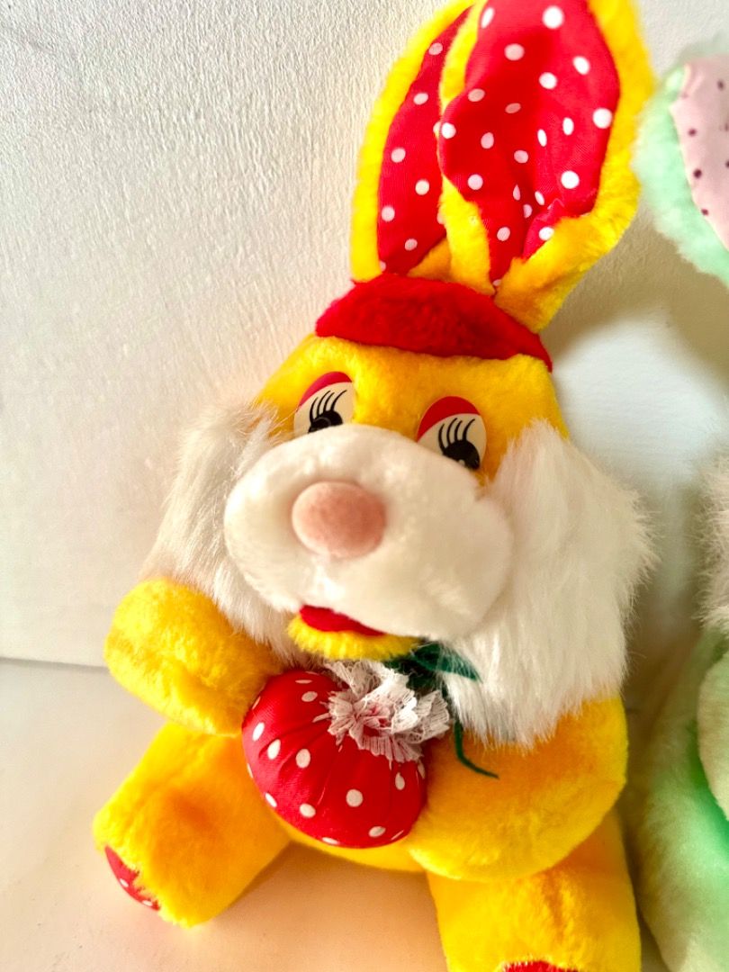 Vintage retro 1980s pair of sweet rabbits couple plushie soft toys ...