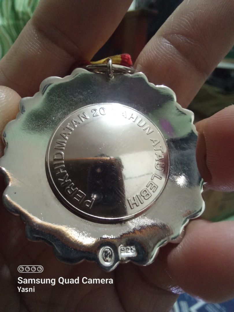 #15 Sarawak Silver Medal, Pingat Perkhidmatan Setia, Hobbies & Toys ...
