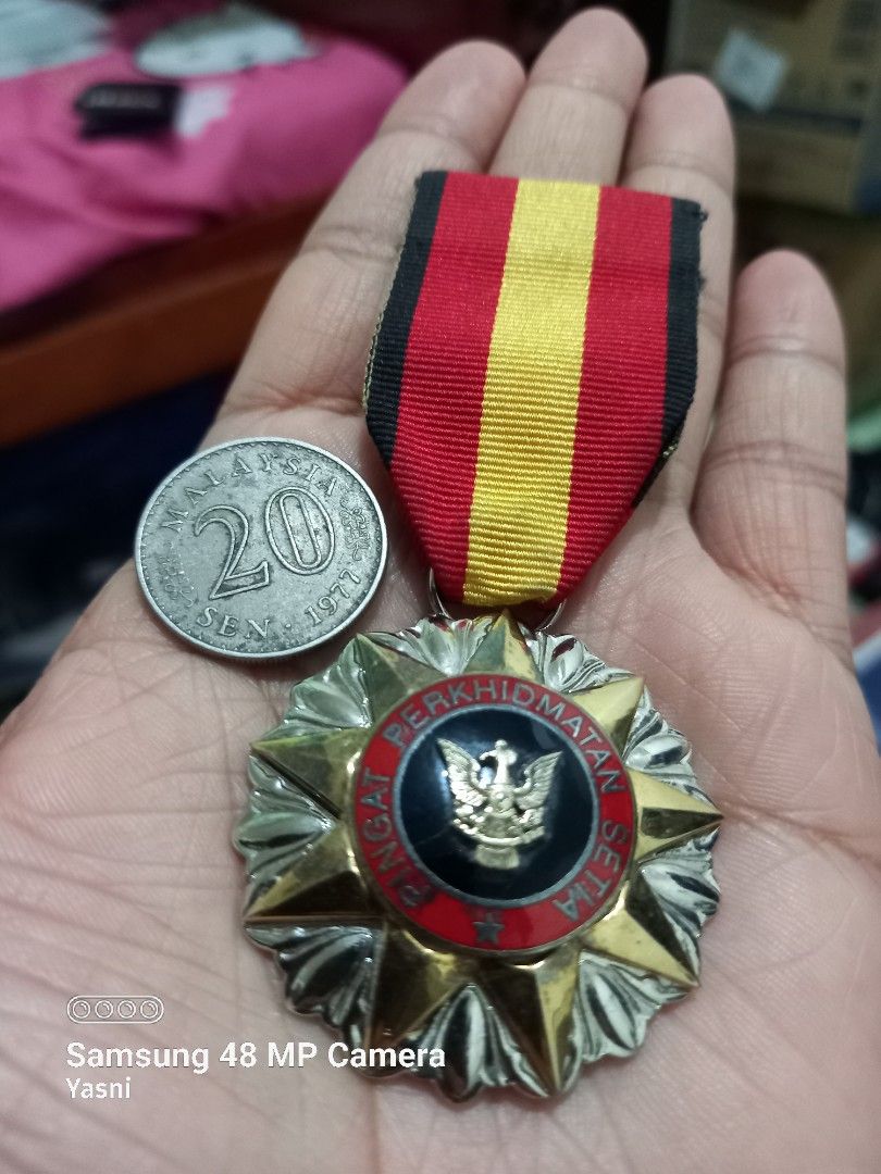 #15 Sarawak Silver Medal, Pingat Perkhidmatan Setia, Hobbies & Toys ...