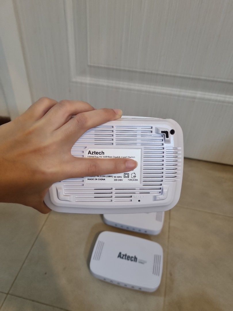 Aztech HL125G 500Mbps 4-port Switch x 3 units, TV & Home Appliances ...