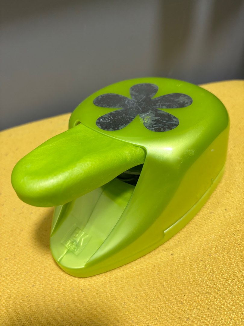 Daisy punch, Hobbies & Toys, Stationery & Craft, Craft Supplies & Tools ...