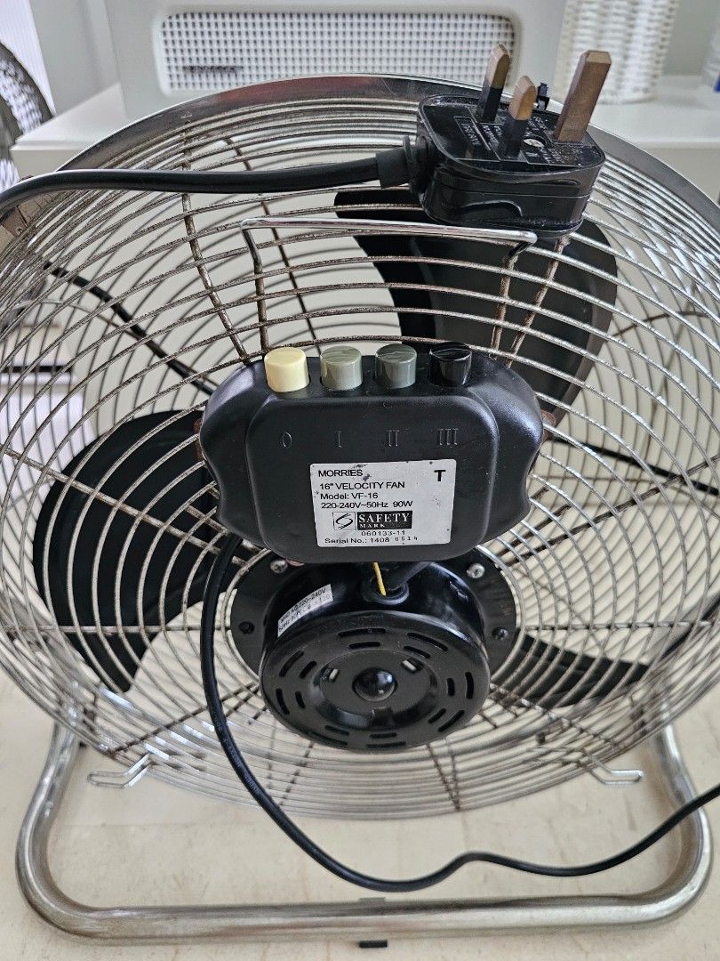 [DEFECTIVE] 16 in floor fan, Furniture & Home Living, Lighting & Fans ...