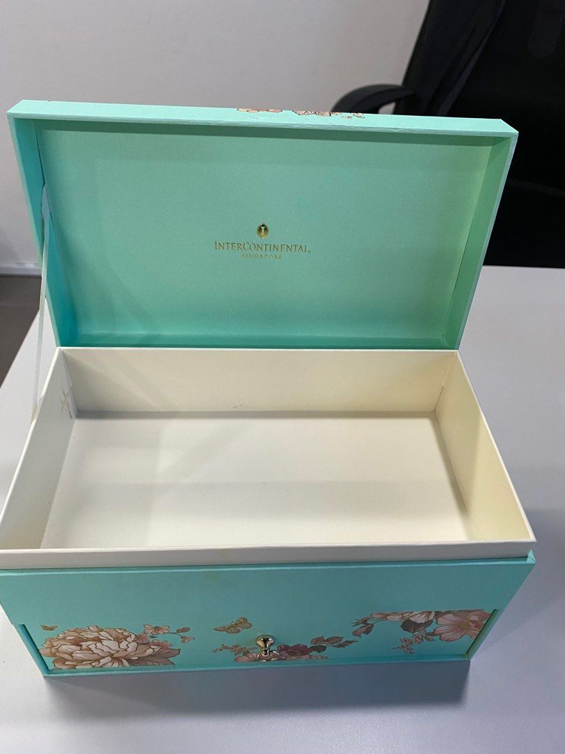 Drawer type Mooncake box, Women's Fashion, Jewelry & Organisers ...