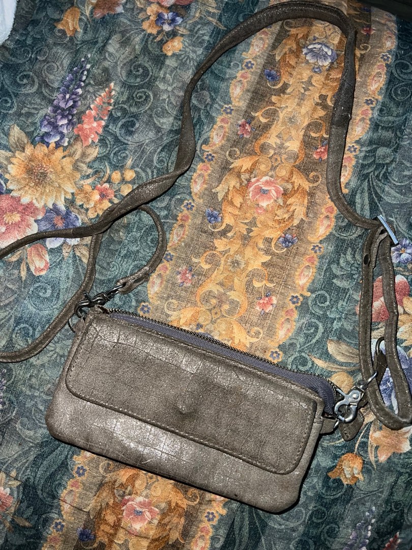 ESFOLAR BAG, Women's Fashion, Bags & Wallets, Cross-body Bags on Carousell