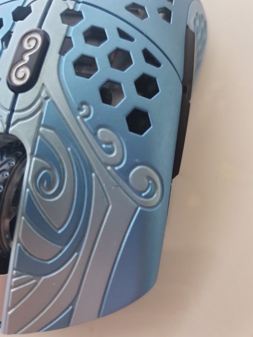 Finalmouse Posiden Medium (No Box), Computers & Tech, Parts ...