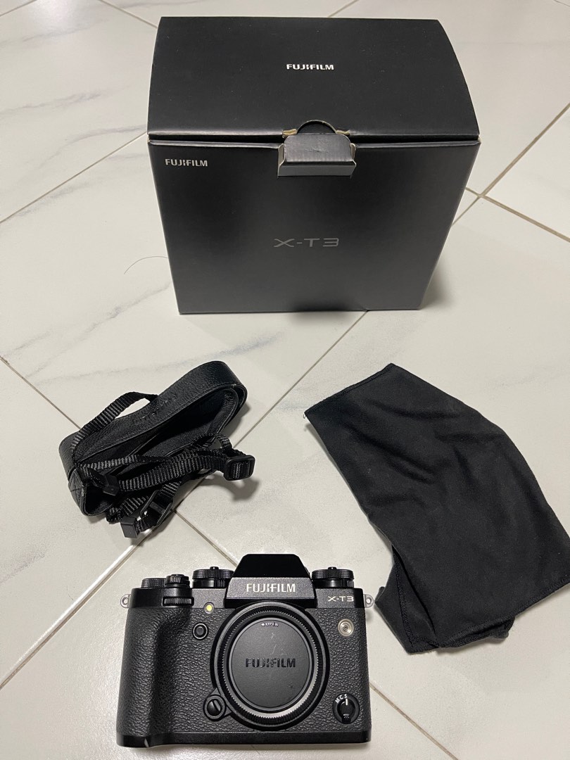 Fujifilm XT3 Camera body + 3 x battery + duo charger, Photography, Cameras on Carousell