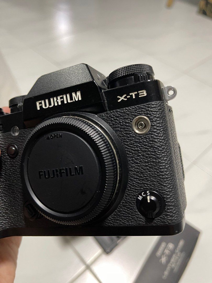 Fujifilm XT3 Camera body + 3 x battery + duo charger, Photography, Cameras on Carousell
