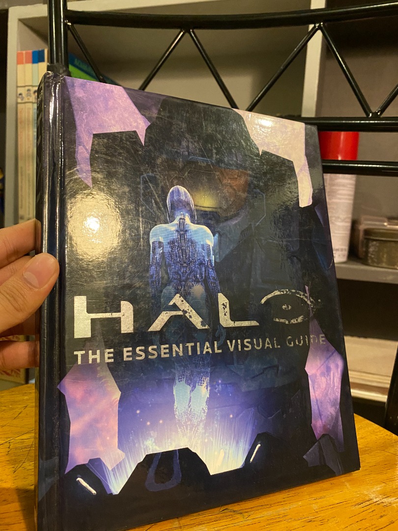Halo The Essential Visual Guide, Hobbies & Toys, Books & Magazines ...