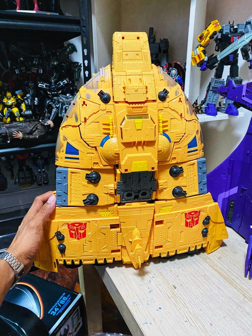 Hashbro: Transformers Generations Kingdom War Cybertron Titan Class ...