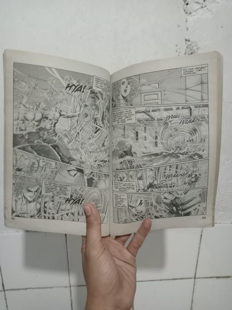 Komik THE IMPECCABLE TWINS vol 22 (preloved), Buku & Alat Tulis, Komik dan Manga di Carousell