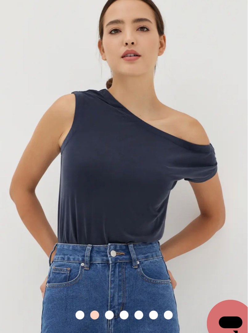 LB Acelynn Toga T-Shirt, Women's Fashion, Tops, Sleeveless on Carousell