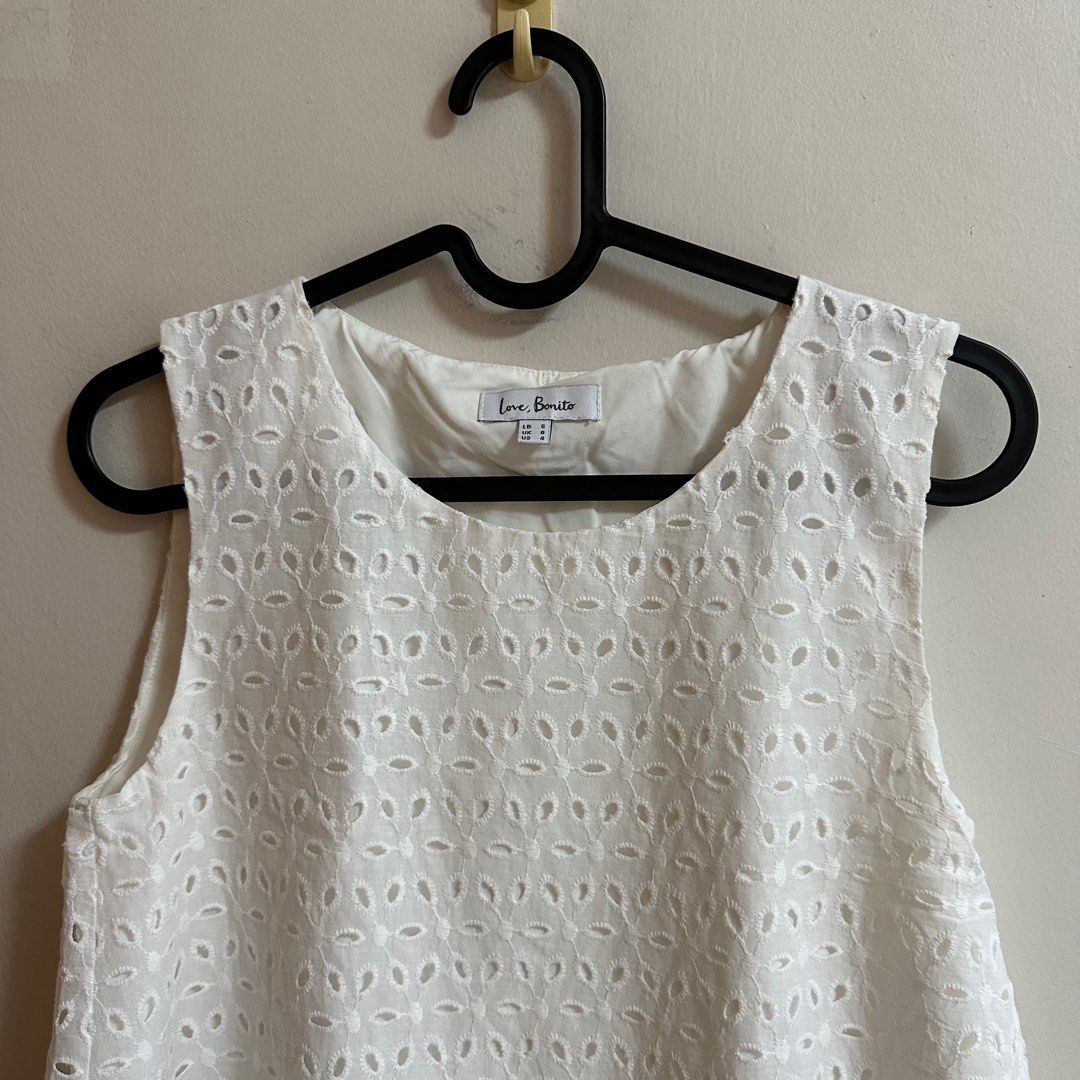 LB White Broderie Top, Women's Fashion, Tops, Sleeveless on Carousell
