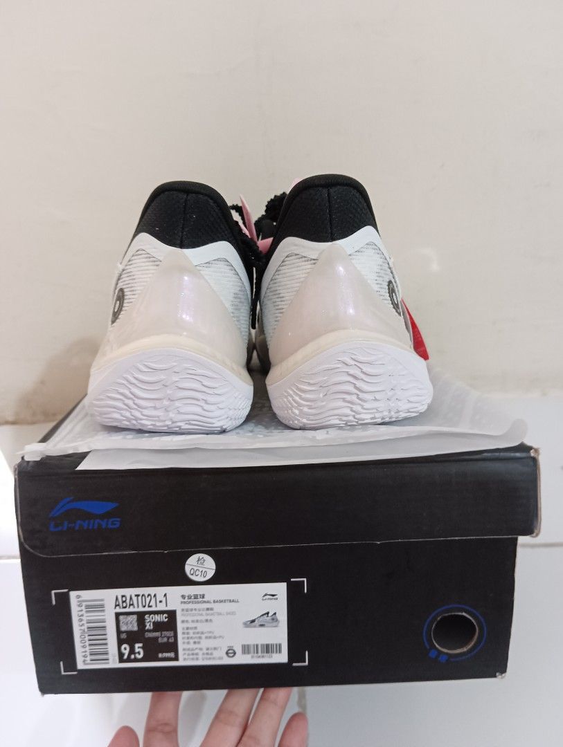 LI-NING BASKETBALL SHOES, Men's Fashion, Footwear, Sneakers on Carousell