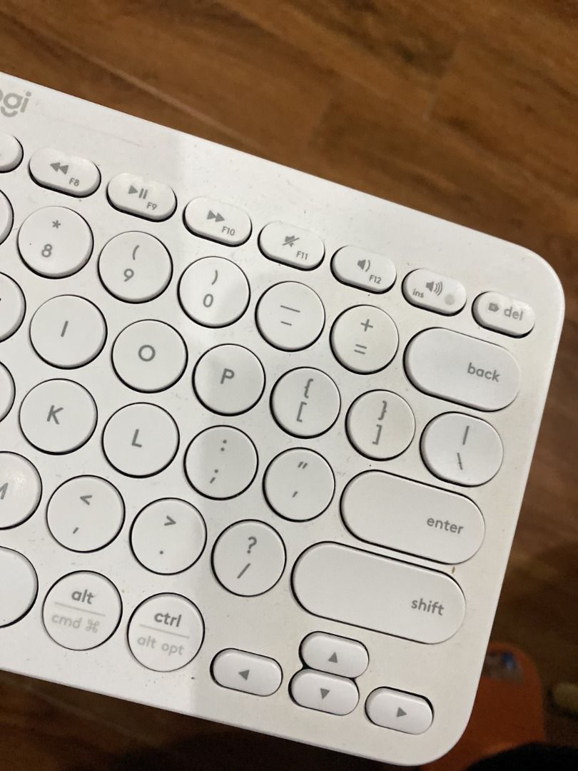 Logitech Keyboard White Computers Tech Parts Accessories Computer Keyboard On Carousell