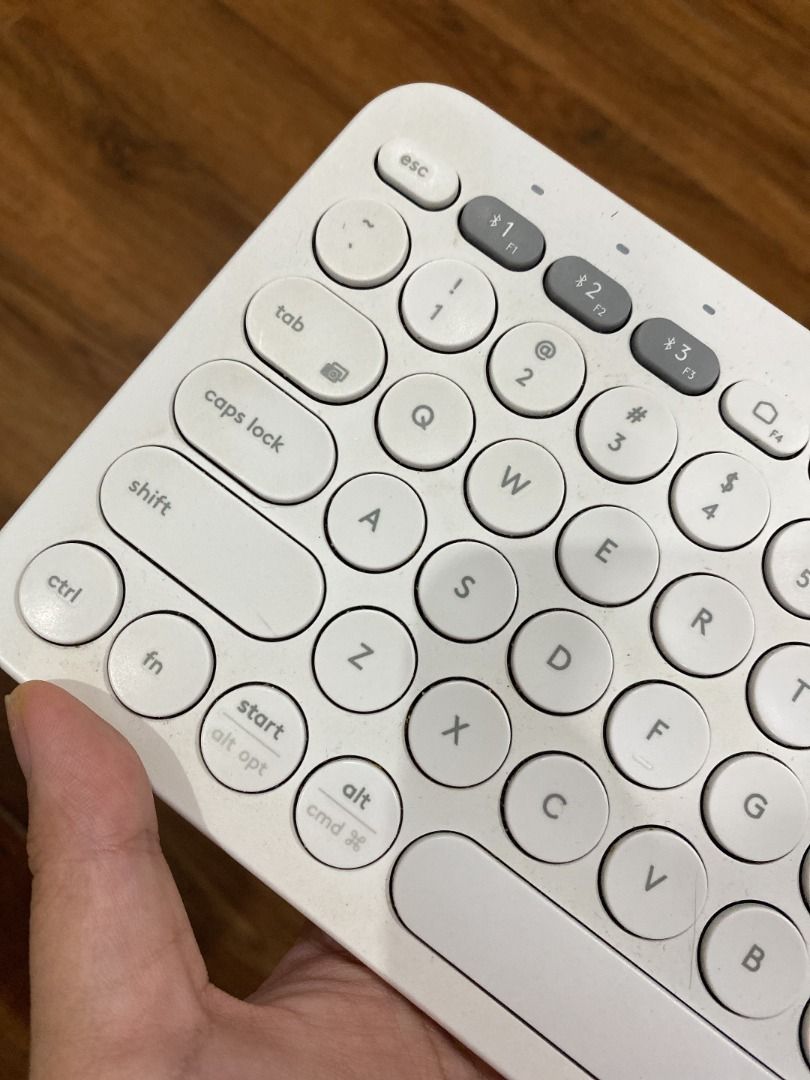 Logitech Keyboard - White, Computers & Tech, Parts & Accessories ...