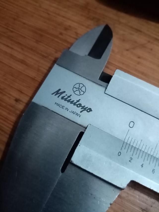 Mitutoyo Vernier Caliper 300mm with Case, Commercial & Industrial ...