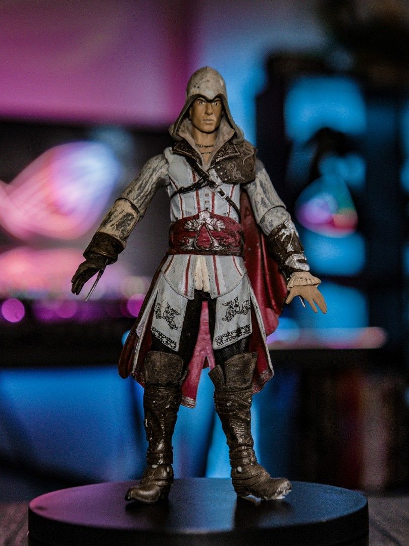 NECA Assassins Creed Ezio Collectible Action Figure 7 Inches, Hobbies ...